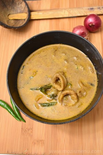 Kanava (Koonthal) Varutharacha Curry / Squid in Roasted coconut gravy ...